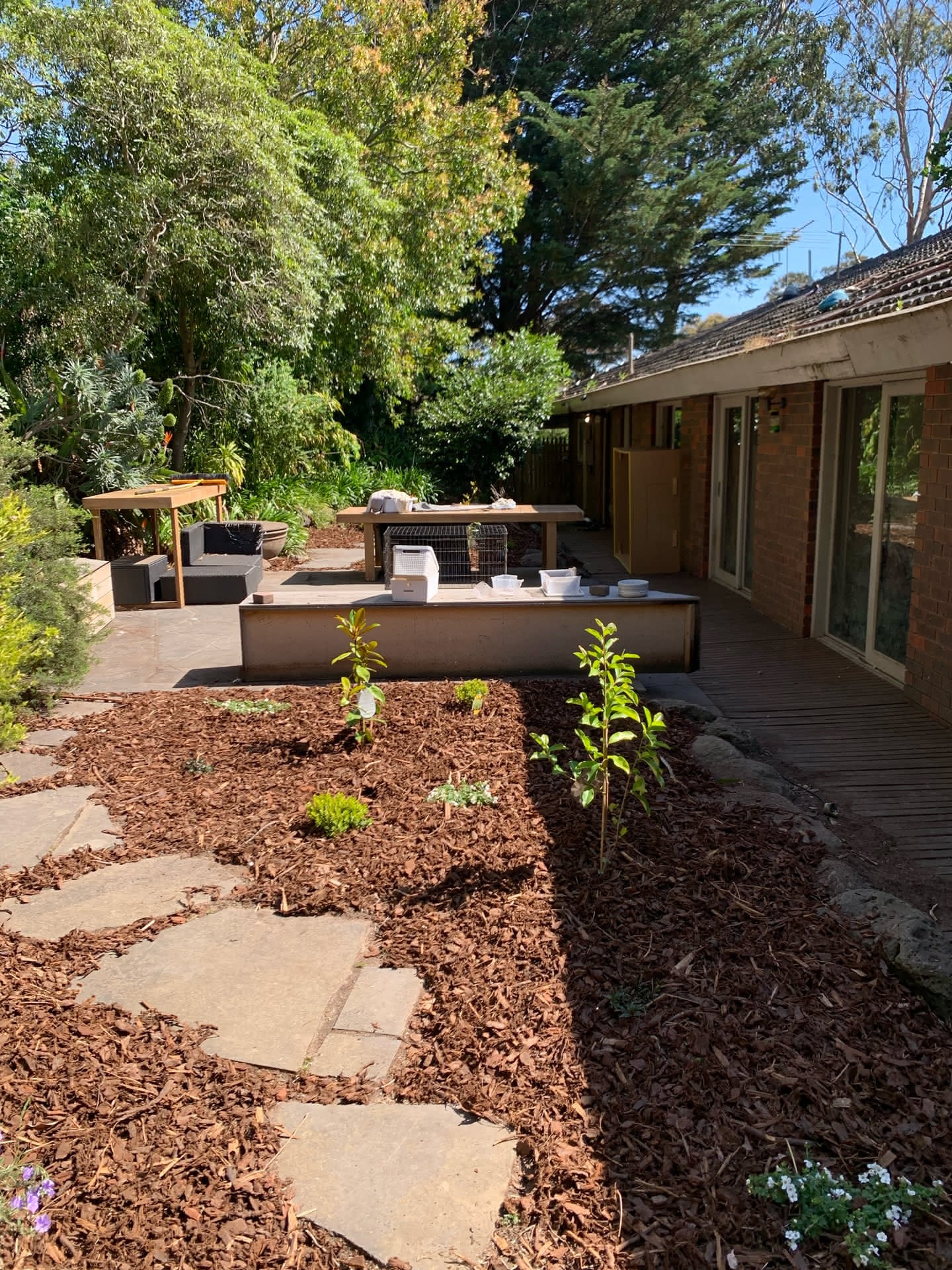 Mulching & Planting - Fresher Gardens